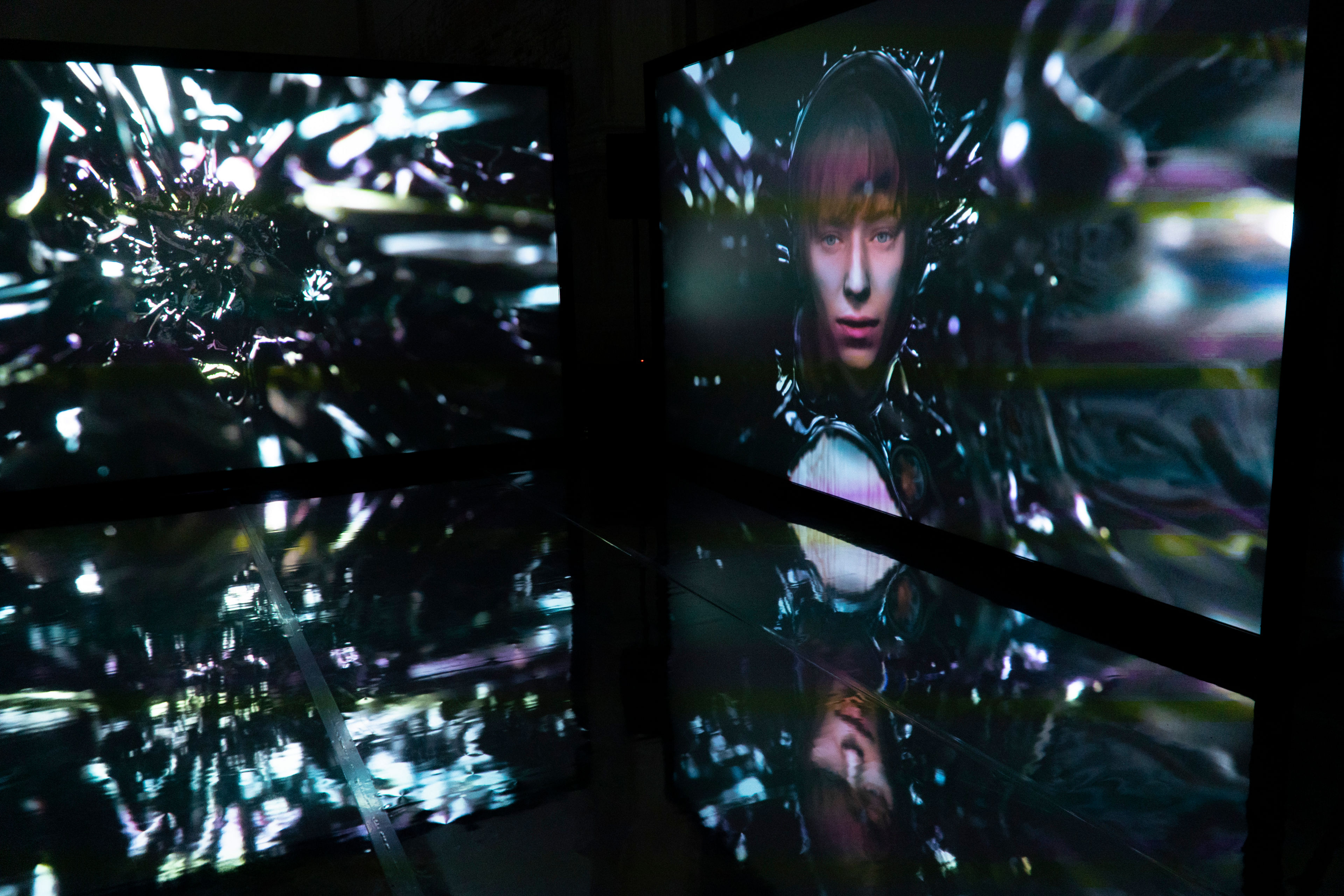 Lorem Distrusts Everything, and lets BenQ take care of it